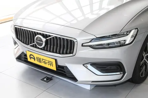48V轻混+2.0T发动机，入门级的沃尔沃S60实力如何？_懂车帝