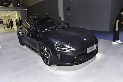 小米SU7横向对比极氪001 25万元级智能座驾怎么选？_懂车帝