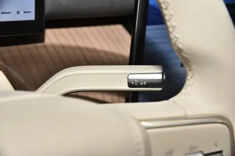 新车 | 六座增程SUV/搭双电机/车长超5.1米 奇瑞风云T11首辆PT车下线_懂车帝