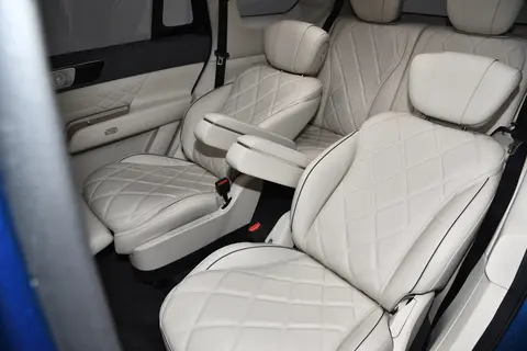 新车 | 六座增程SUV/搭双电机/车长超5.1米 奇瑞风云T11首辆PT车下线_懂车帝