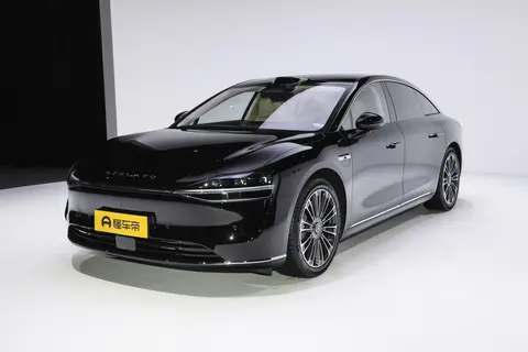 国产新能源太敢了，78S的体验，56E的定价，这车能否躺赢BBA？_懂车帝