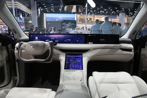 新款智己LS6开启预售，配8295芯片+四轮转向，23.99万元起_懂车帝