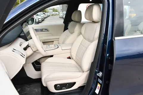 家庭大六座SUV，车长5205mm，23.99万起，配置丰富，还看理想L9？_懂车帝