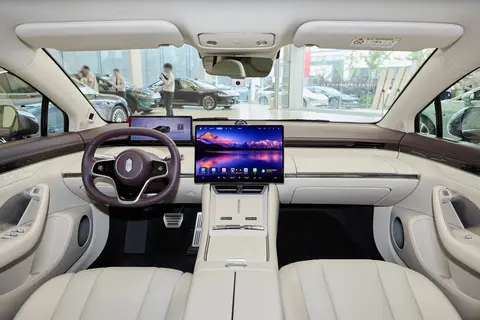 新车 | 换装全新车标/全系标配华为ADS 4，新款智界R7/S7开启交付_懂车帝