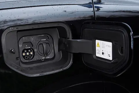 800V+5C快充,大五座空间,全新岚图知音凭啥在纯电市场杀出重围？_懂车帝