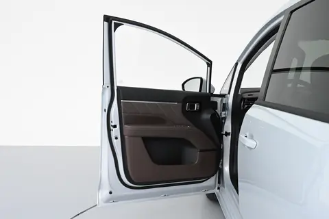 五菱星光730到店体验：10万级MPV新标杆，家用出行靠谱之选_懂车帝