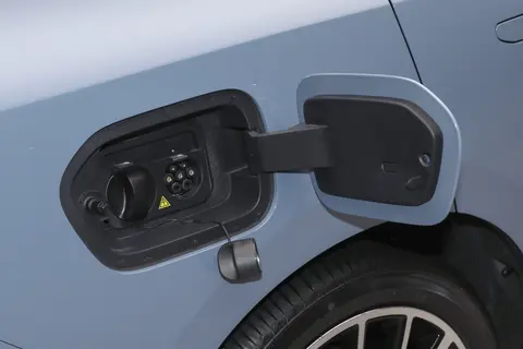 零跑又放“大招”！10.58万起，续航650km，零跑B01值得购买吗？_懂车帝