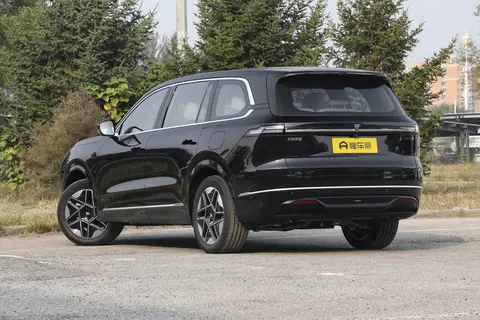 30万级SUV推荐：深蓝S09 VS 问界M9，谁才是全能选手？_懂车帝