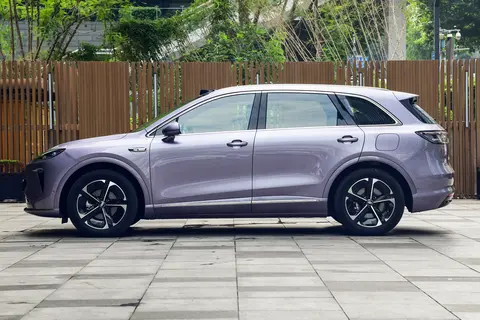 新车｜售15.98万元起/标配华为ADS 4，尚界H5上市，全新中型SUV_懂车帝