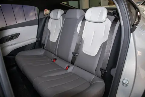 续航670km+磁流变悬架，预售价不到14万，它成"卷王"了？_懂车帝