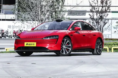 搭华为ADS 3.0，800V快充+3.3s破百，续航785km，智界S7值得一看！_懂车帝