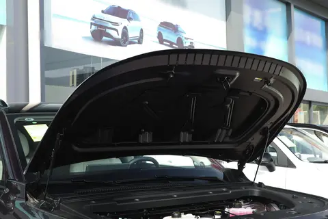 零跑C16 2025款上市，配8295芯片+800V快充，续航580km_懂车帝