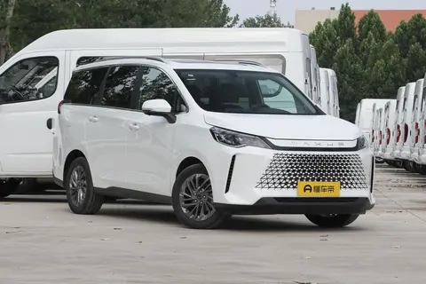 新车 | 全新前脸设计/1.5升插混动力，上汽大通G50 MAX PHEV实车曝光_懂车帝