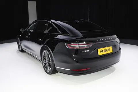 国产新能源太敢了，78S的体验，56E的定价，这车能否躺赢BBA？_懂车帝