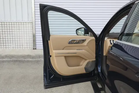 大型SUV市场的格局变迁 ，深度体验深蓝S09 2025款四驱Ultra版_懂车帝