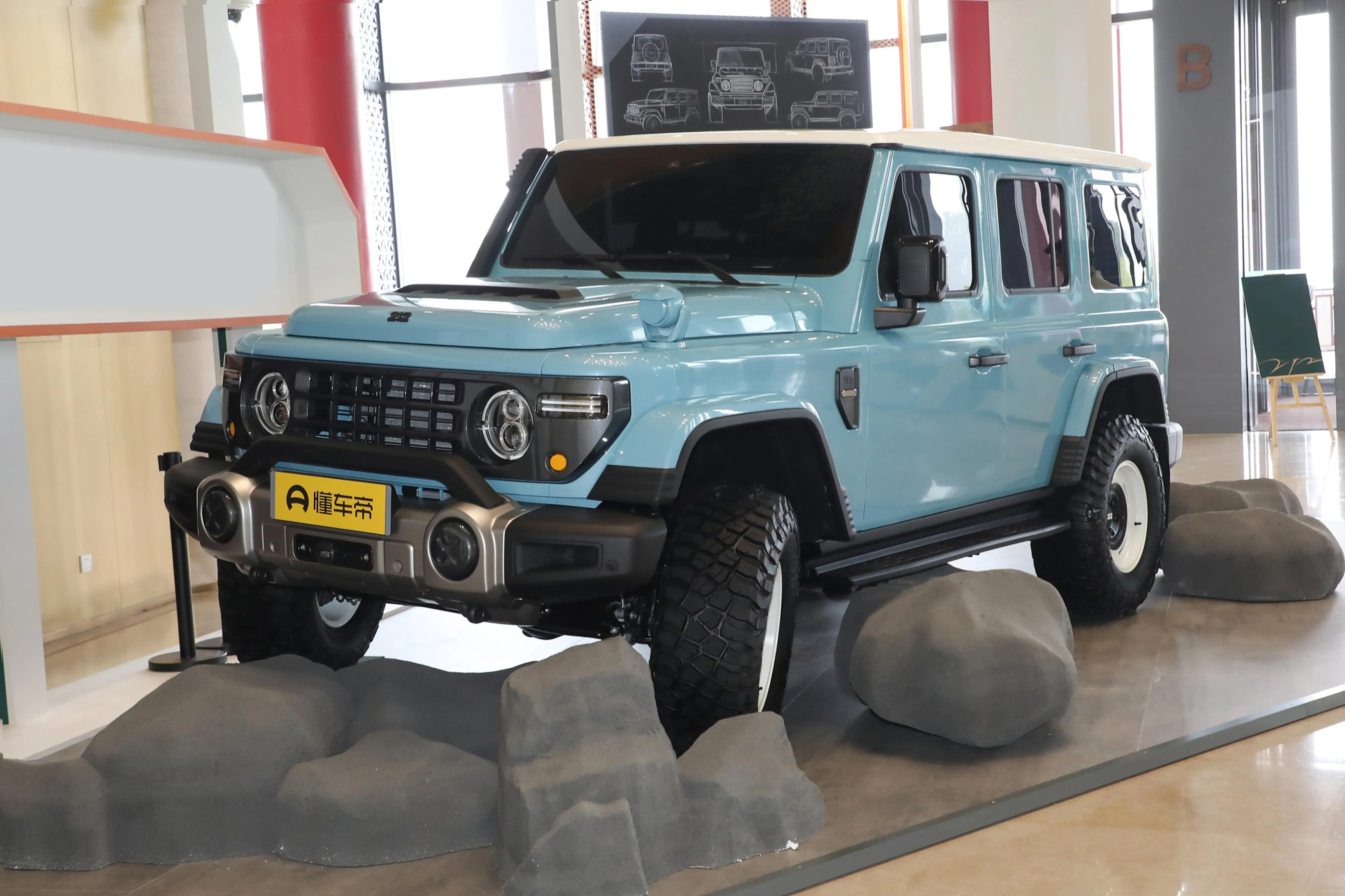 新车 | 售13.99万元起，2.0T+8AT动力/硬派SUV，全新212 T01正式上市_懂车帝