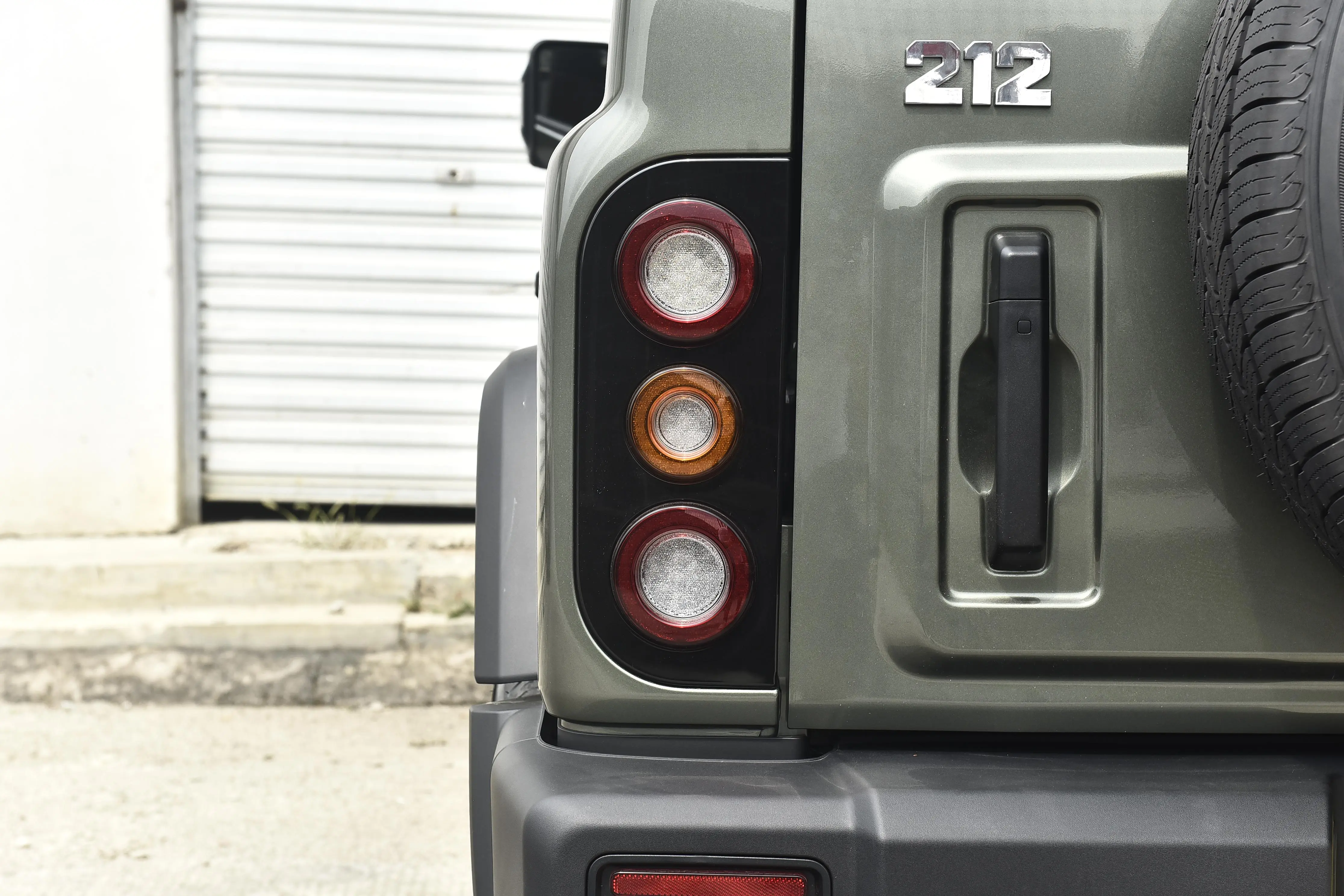 新车 | 售13.99万元起，2.0T+8AT动力/硬派SUV，全新212 T01正式上市_懂车帝