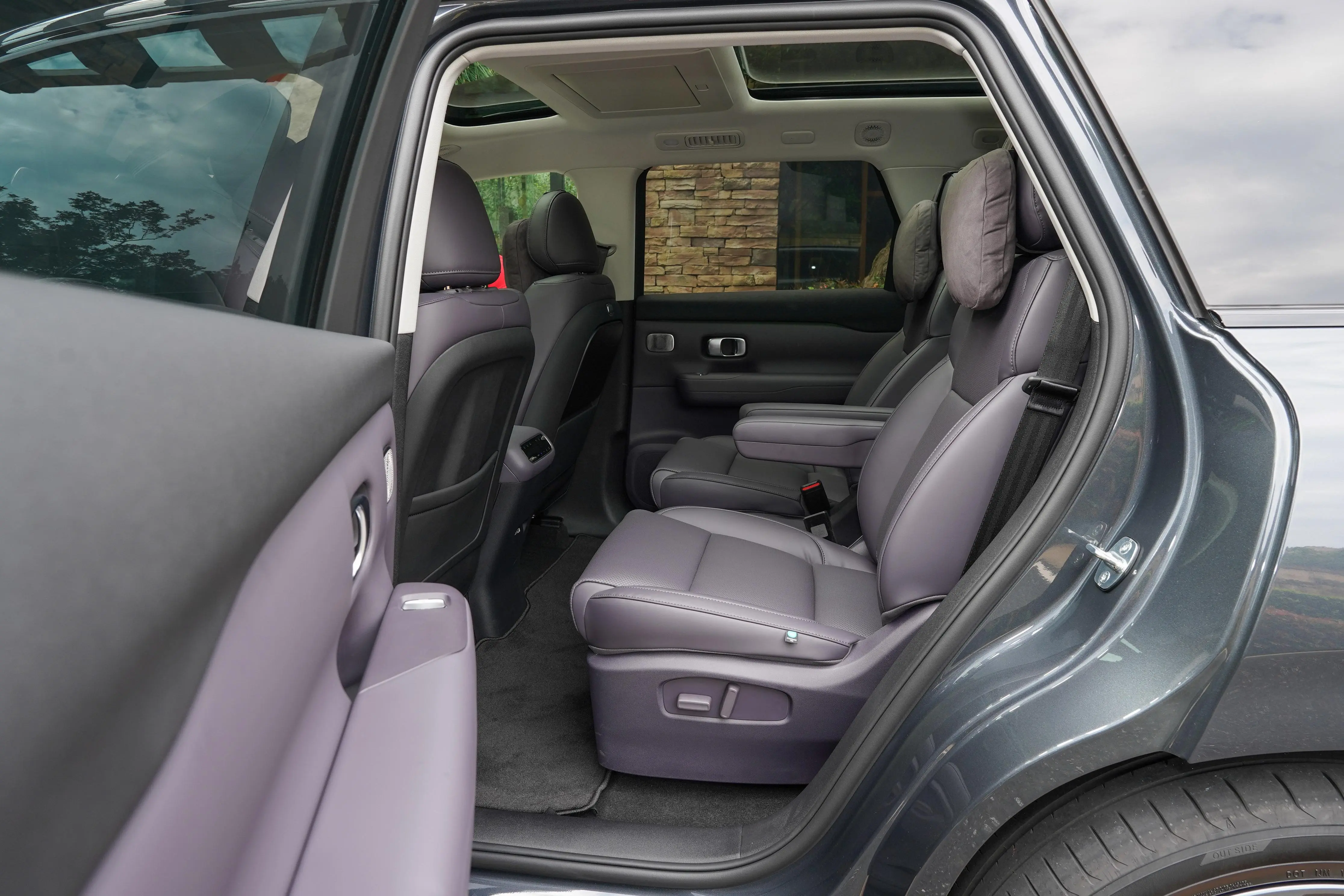 零跑C16：带智驾的中大型SUV，6座+8295P芯片！_懂车帝