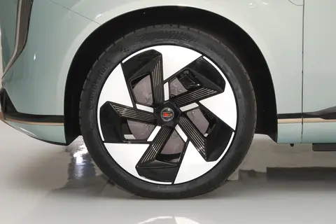 新车 | 内部代号P701，竞争问界M9等，红旗HS9 PHEV首辆平台样车下线_懂车帝